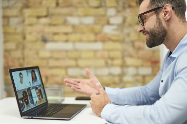 Virtual Meeting Etiquette: 15 Must-Follow Tips for Professionals Everywhere